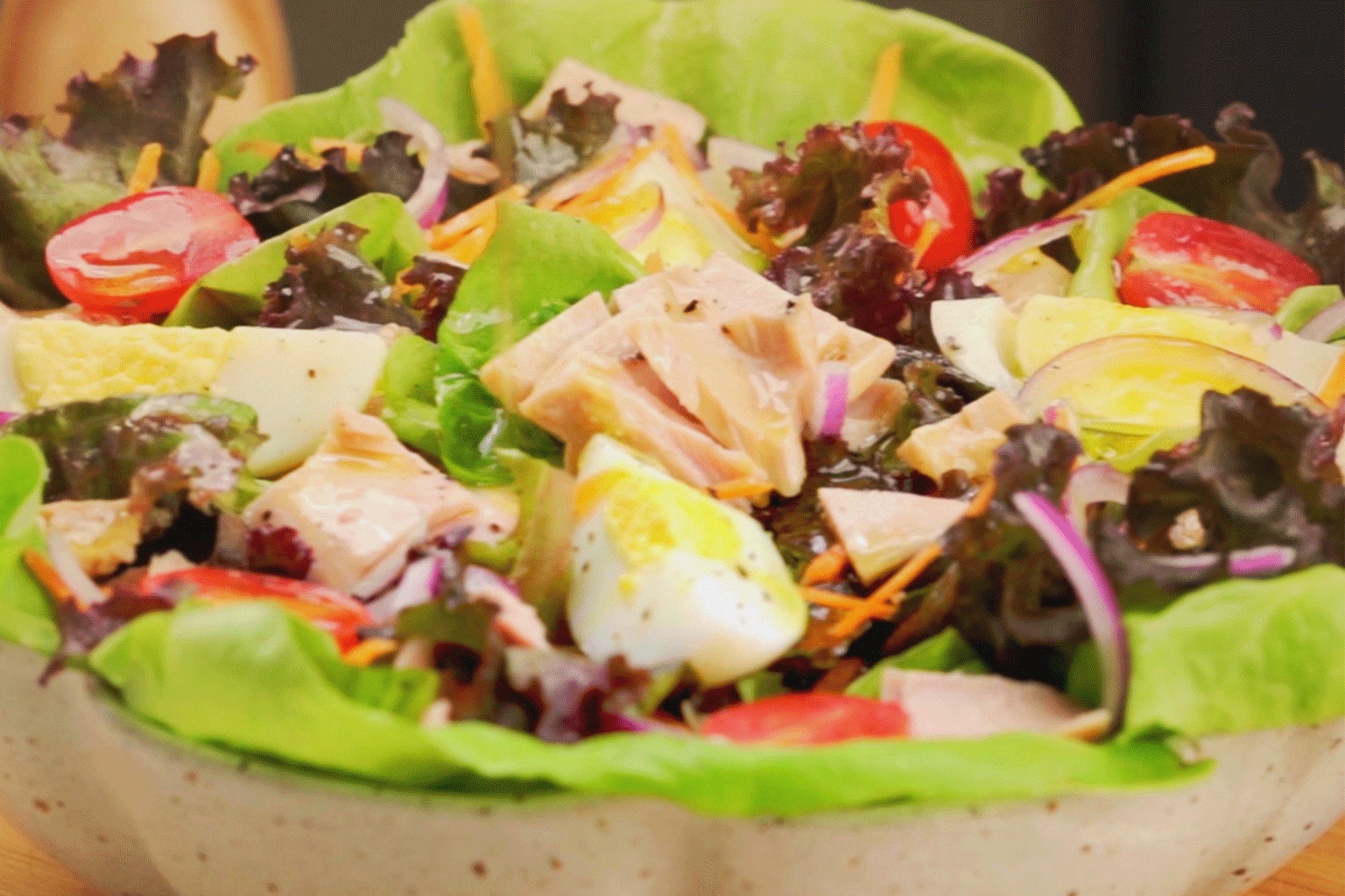 Salada de Folhas com Atum - Gomes da Costa